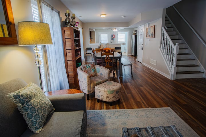 Chesapeake Chalet- Cozy, Coastal, By Hard Rock! - Brigantine, NJ
