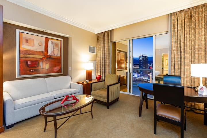Mgm Penthouse With Jacuzzi, Balcony Vegas View - NAB Show