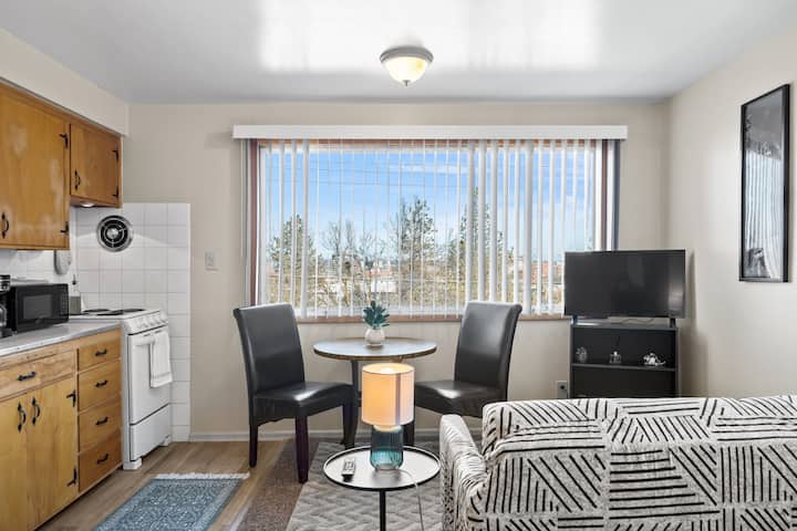 Minutes From Downtown- Podium, Arena, Riverfront - Spokane, WA