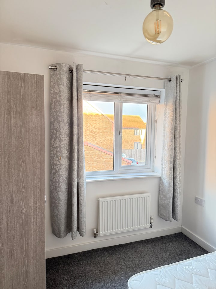 Cosy Double Bed Close To City C - Hull