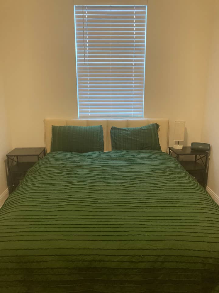 Downtown Jacksonville Retreat - Jacksonville, FL