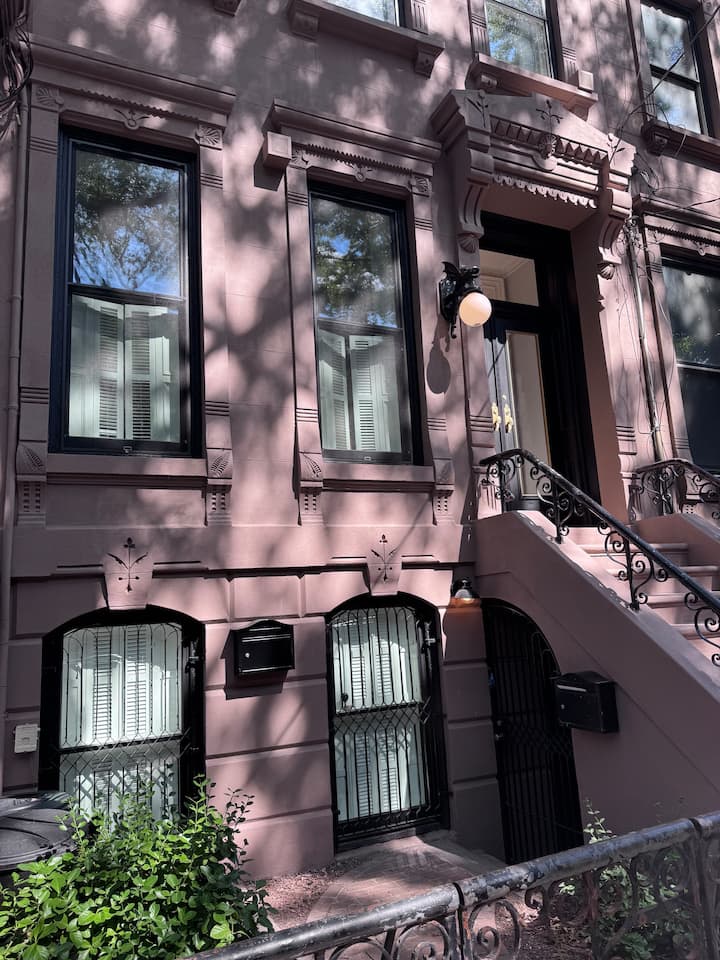 Garden Apt - Steps From Nyc. - Brooklyn, NY