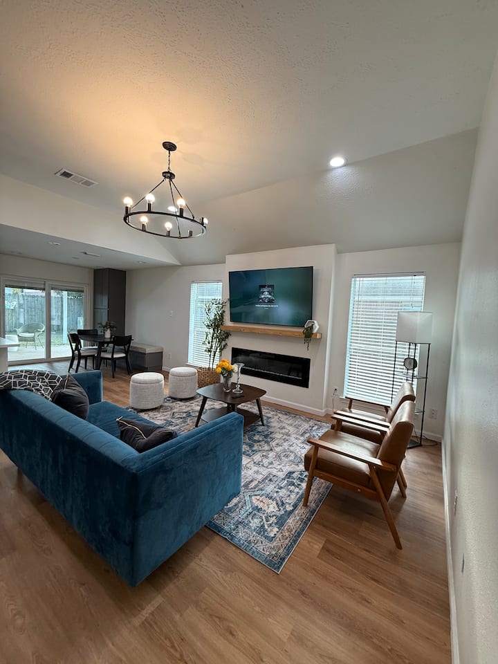 At Home In Old Town - Katy, TX