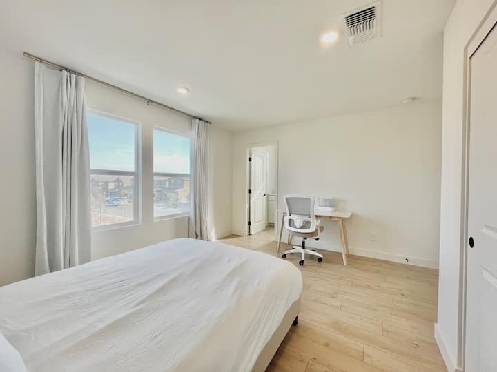 Bright 1bd/1ba In A New Home - Las Vegas, NV