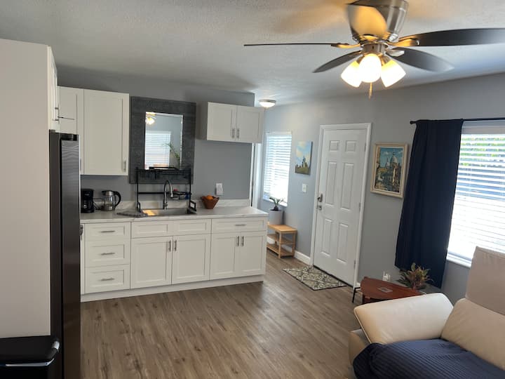 Renovated Executive Suite - Tampa, FL