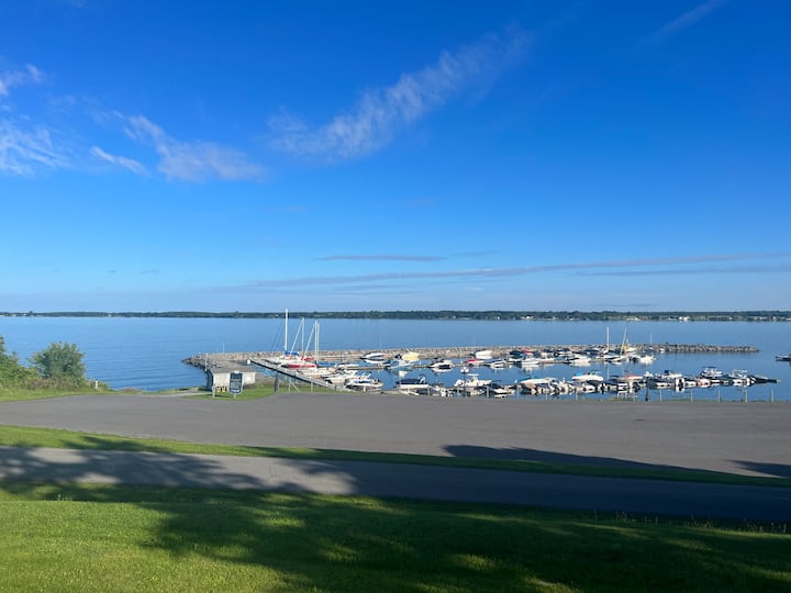 Sackets Harbor Townhome W/ Fenced In Yard - Sackets Harbor, NY