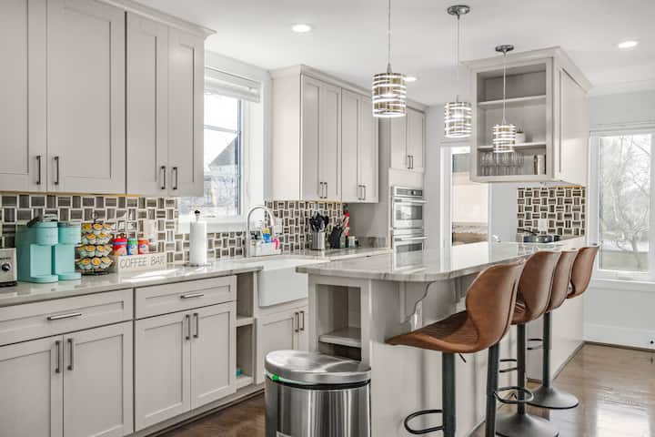 Walkers Paradise|2 Kitchens|firepit,2 Living Rooms - Arlington, VA