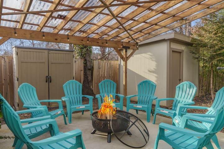 Walkers Paradise|2 Kitchens|firepit,2 Living Rooms - Washington, D.C.