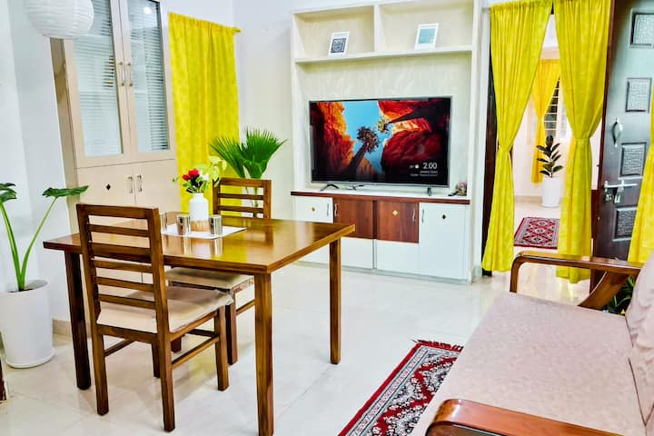 Luxe 1bhk Trusted Familypad |Cityhub•spacious•safe - India