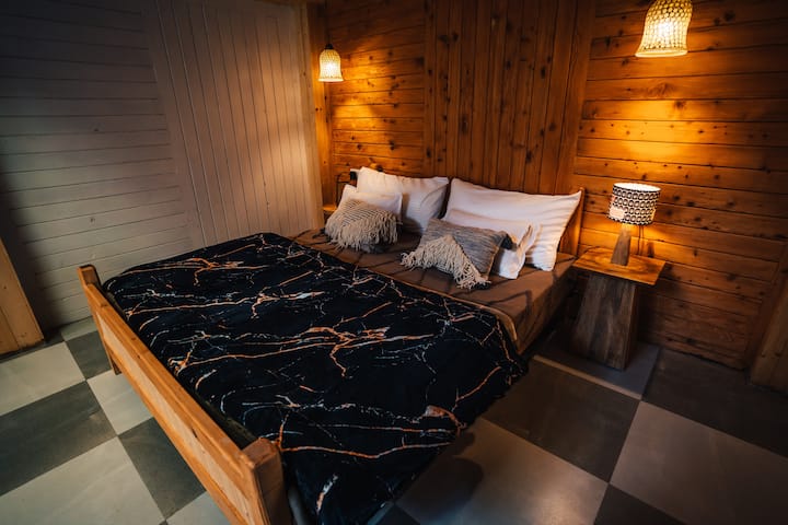Soho House | Duplex With Attic Bed - Jibhi