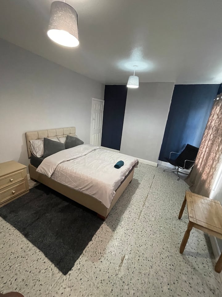 A Cosy Big Double Bedroom - ヌニートン