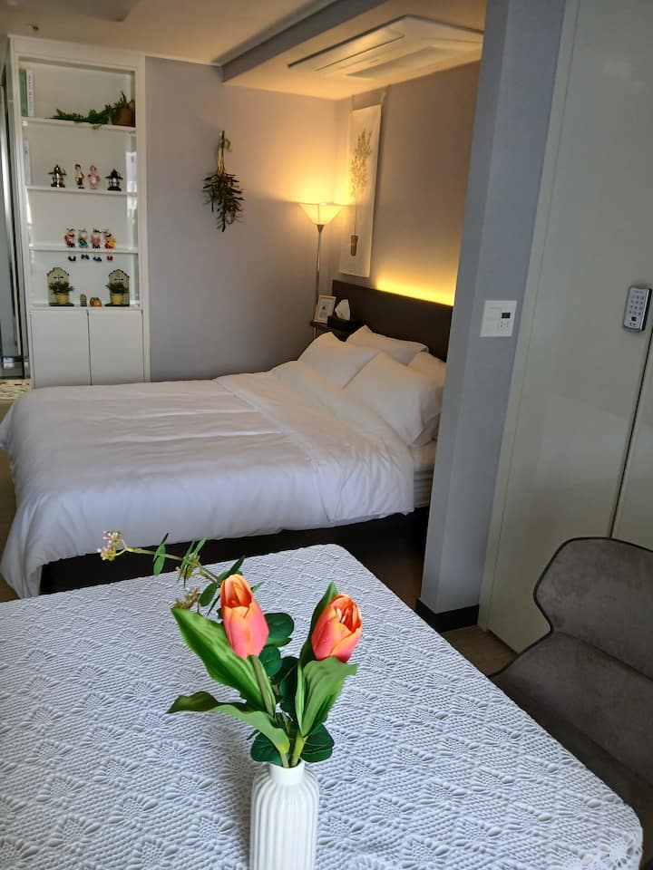 무료주차/신축/마트3분/관광지10분/넷플릭스/셀프체크인/오늘쉼 하우스 - Yeosu-si