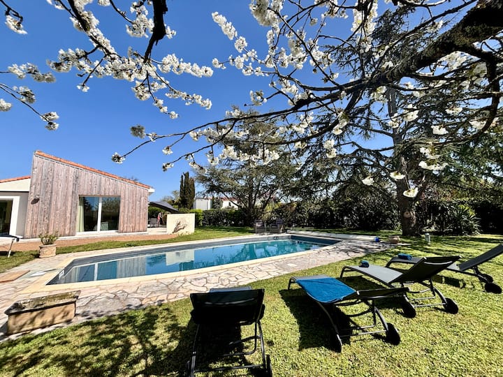 Maison De Vacances Familiale Au Calme Avec Piscine - La Rochelle