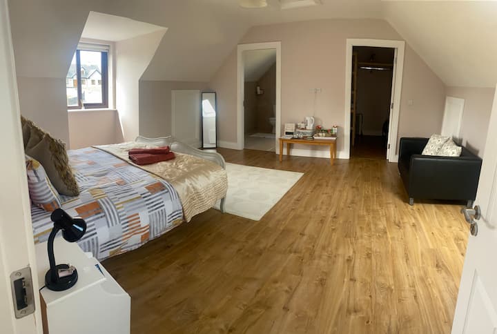 A Luxury En-suite Room In A Homely Irish Home - Oranmore