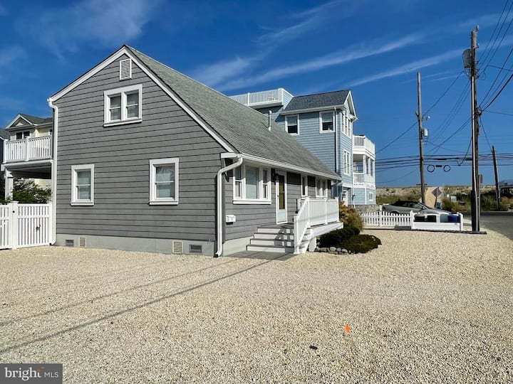 Quaint Cape In Holgate - Beach Haven, NJ