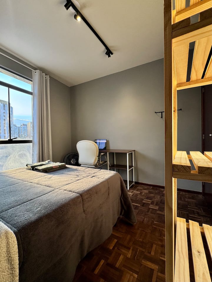 Quarto Aconchegante No Coração Do Centro - クリティバ