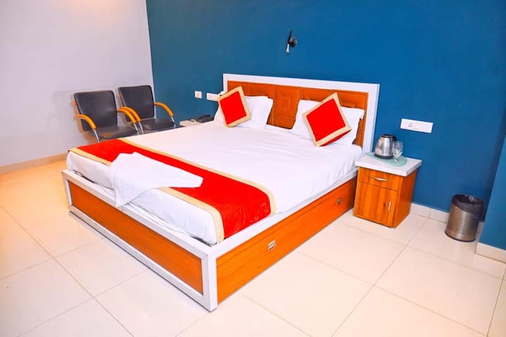 Feel Stay In Own Home - Lucknow