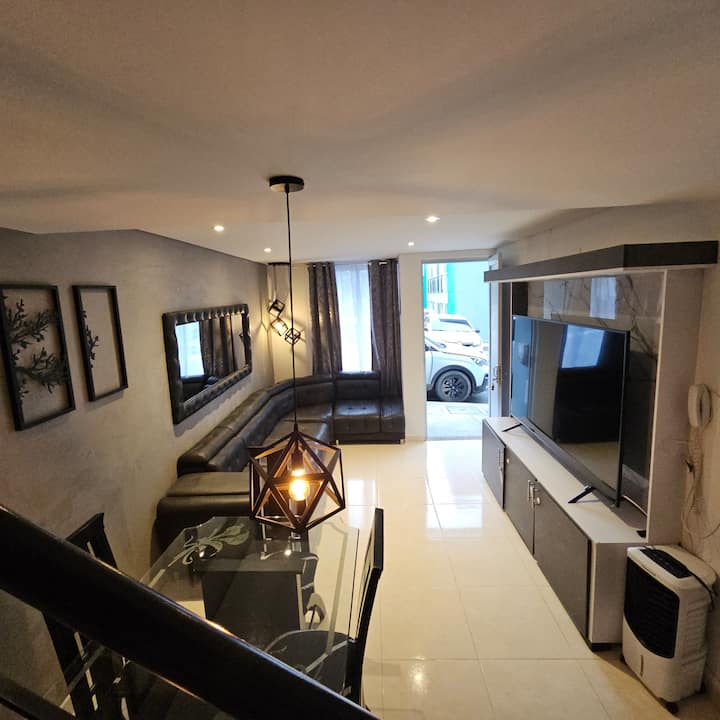 Hermosa Casa En Conjunto Cerrado - Armenia, Colombia