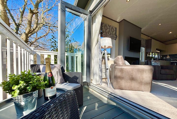 Arrondale High Spec Lodge Bi Fold Doors Shorefield - Milford on Sea