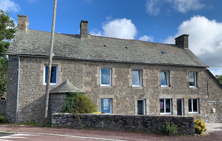 Maison En Pierres - Proche Mer - Flamanville