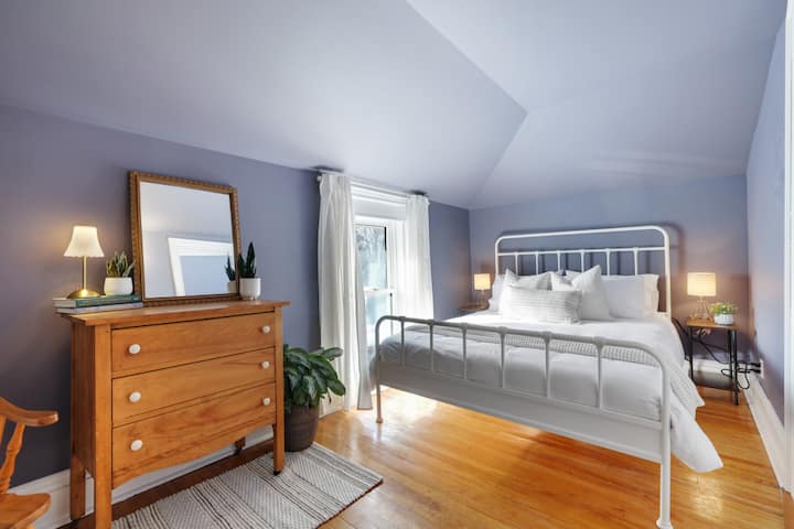 Charming One Bedroom In The Heart Of Almonte - Carleton Place