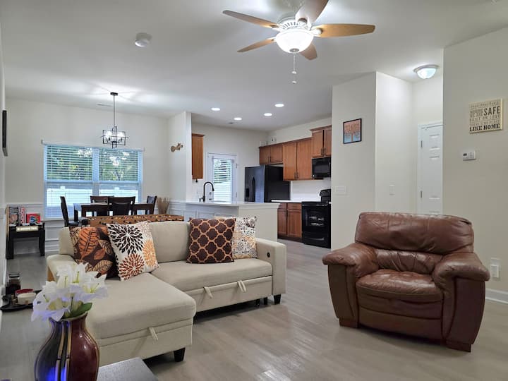 Charming & Cozy Townhome In Charlotte - 2br - Lake Wylie, SC