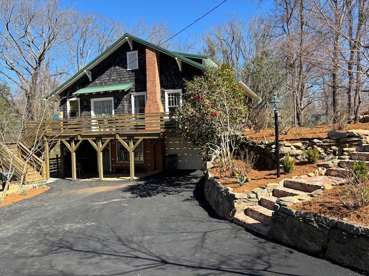 Downtown Retreat: The Hills Of Tryon - Tryon, NC