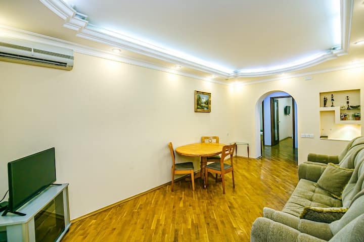 Theatre Apartment - Baku