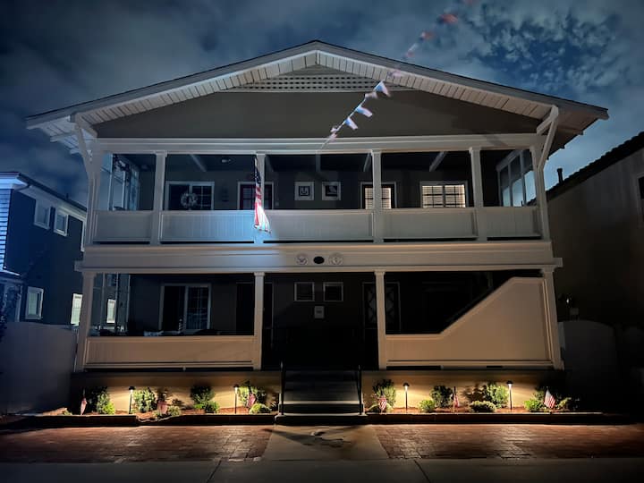 Beach Apartment On Balboa Island - Orange County, CA