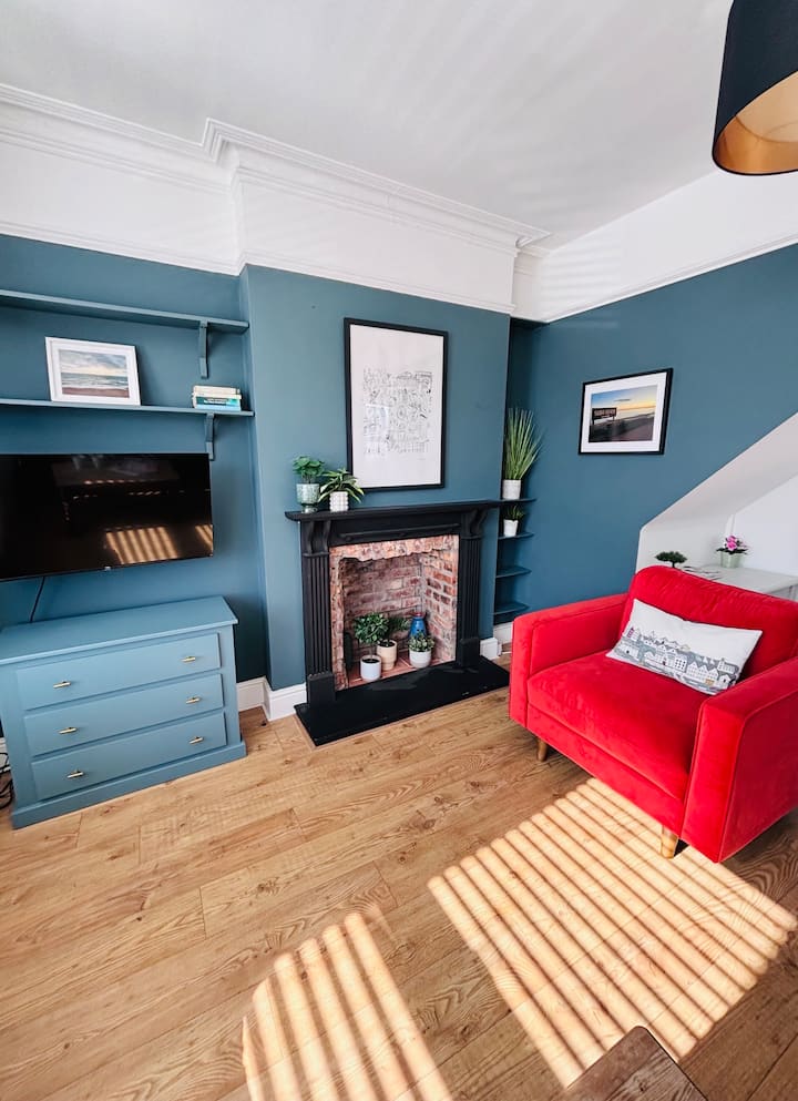 Family Friendly Beach Home With Garden & Parking - Bournemouth