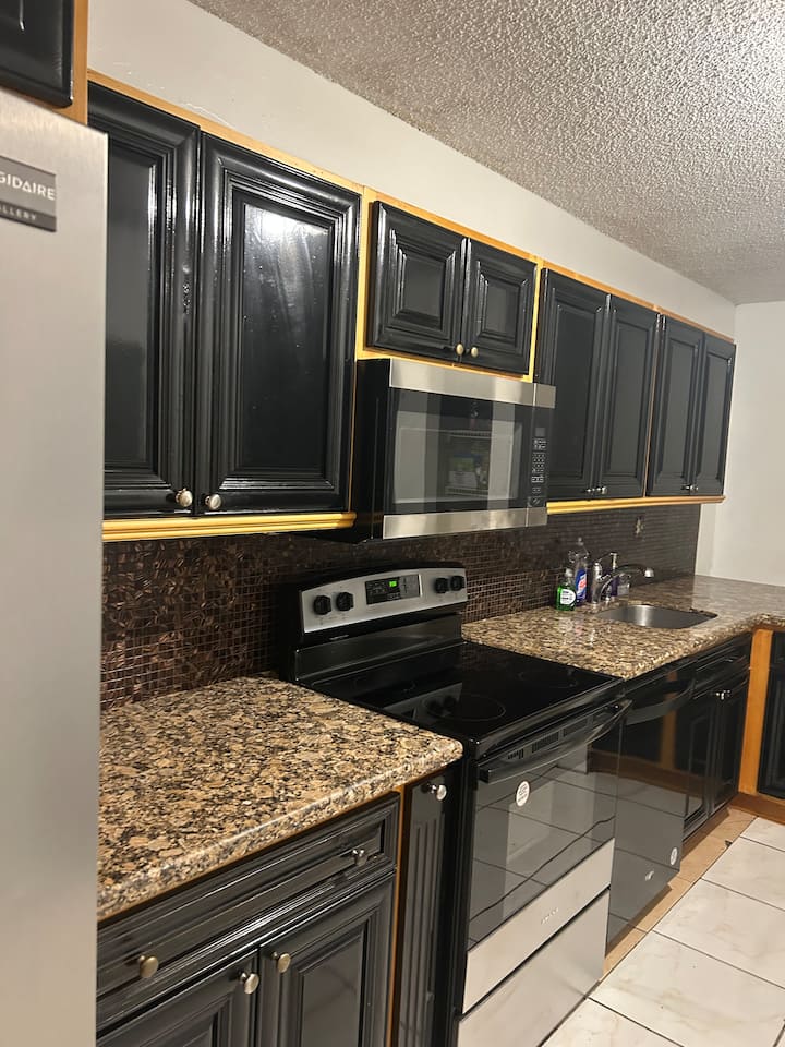 Miami Paradise - Miami Gardens, FL