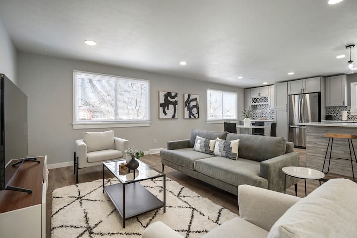 Denverstays L Spacious 4bd Getaway, Pets Welcome! - Westminster, CO