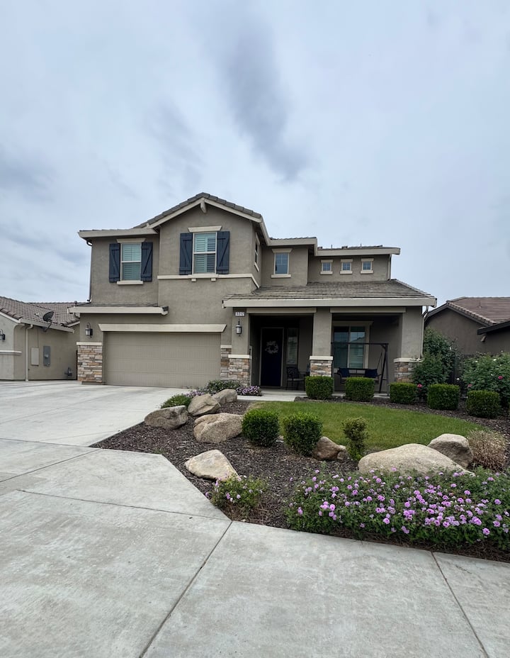 Spacious/workout Area/9beds/office/5bedr/3bathr - Hanford, CA