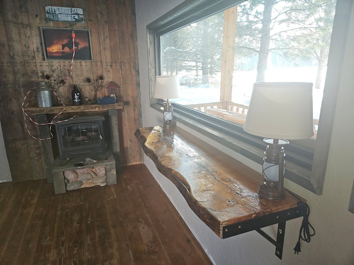 The Cowboy Cabin. - Columbia Falls, MT