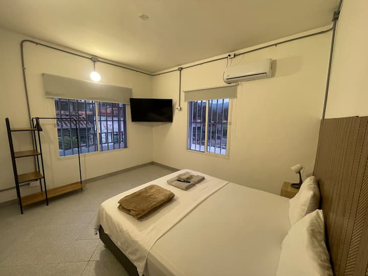 Apartamento/calle 10/parque Del Poblado/medellín. - Medellín