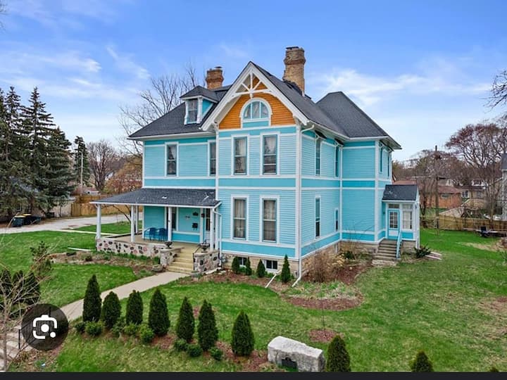 The Gentleman's Farmhouse - Milwaukee, WI