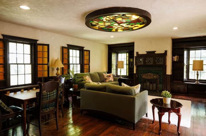 Timeless Retreat Farmhouse - Fergus