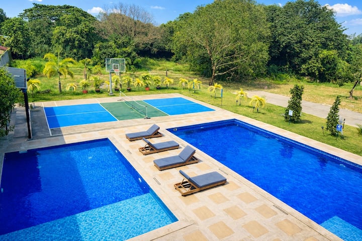 5br Villa | 2 Pools | Pickleball | Netflix | Wi-fi - San Fernando