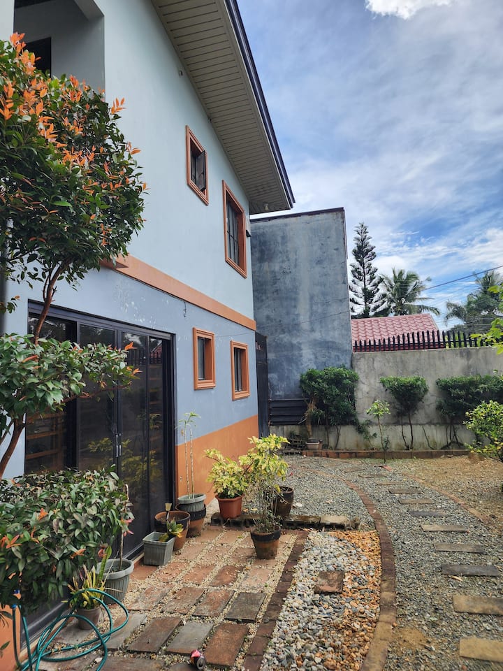 3br House Walking Distance To Robinson Lipa - Balete