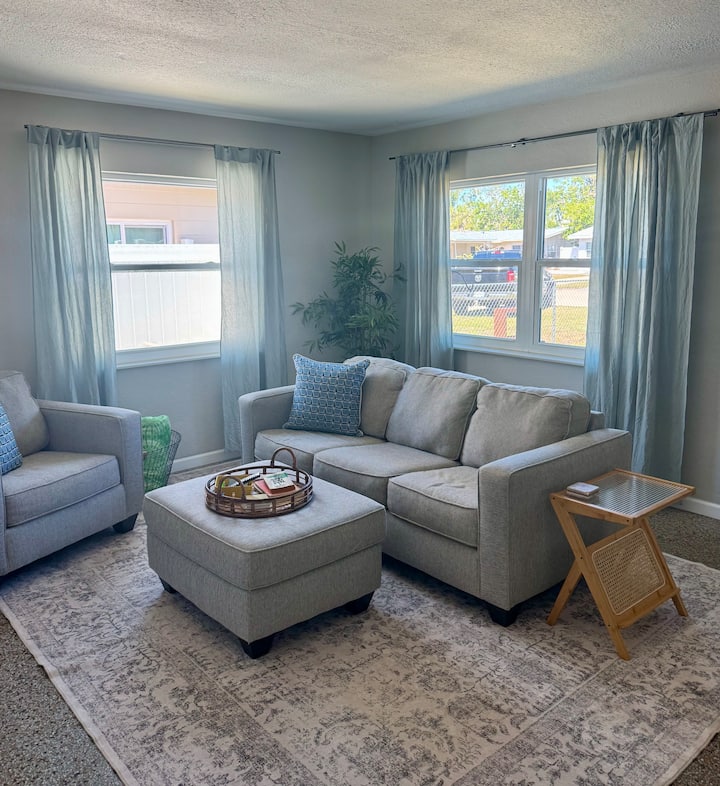 Coquina Key Cottage - St. Petersburg, FL