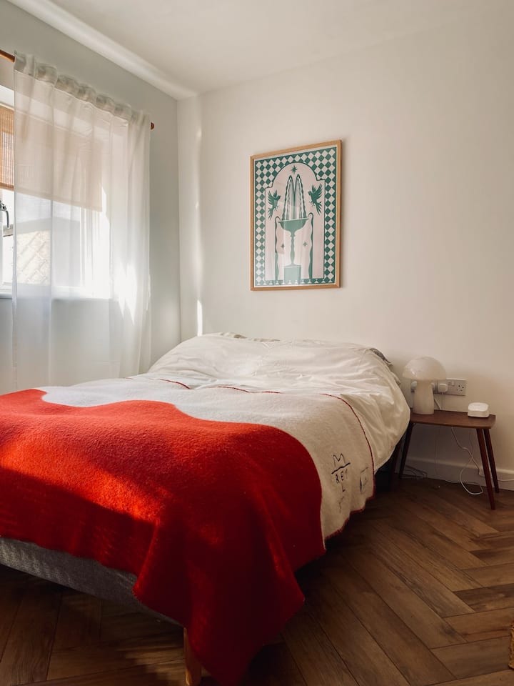 Creative Self-contained Annex. - Bristol