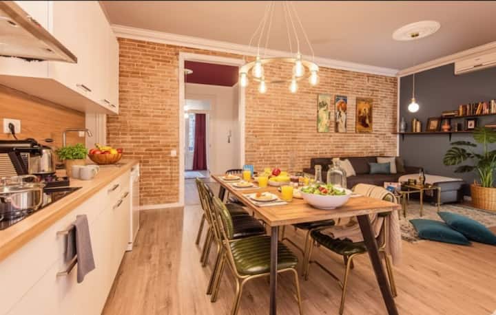 Great 4 Bedroom Apartment Close To La Pedrera - Barcelona