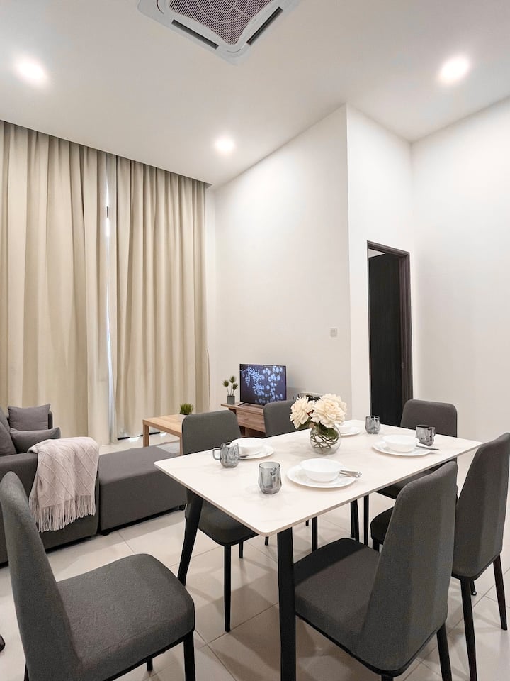 3r2b Podium 6pax Free Parking Opposite Aeon Mall - Sarawak