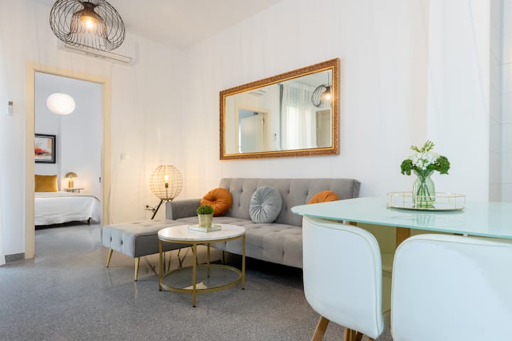 Esencia Sevillana Y Modernidad En Centro Histórico - Seville