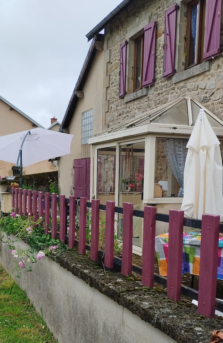 Maison En Pierre 4/5 Personnes Belle Campagne - Saint-Gervais-d'Auvergne