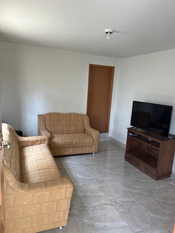 Casa Com Excelente Localização. - Diamantina