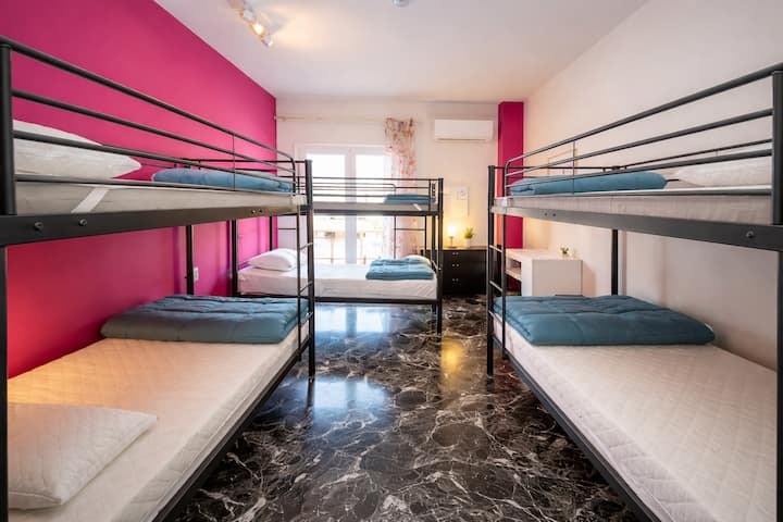 Groupy | 6-pax Balcony Room · & Late Check-in - Milos