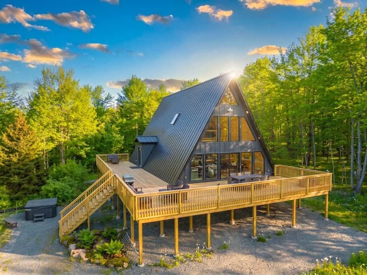 Black Lotus A-frame | Hot Tub | Sauna | Firepit - Arrowhead Lake, PA