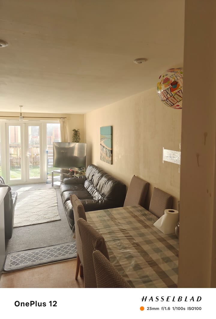 A Very Nice & Clean Double Room - Bristol