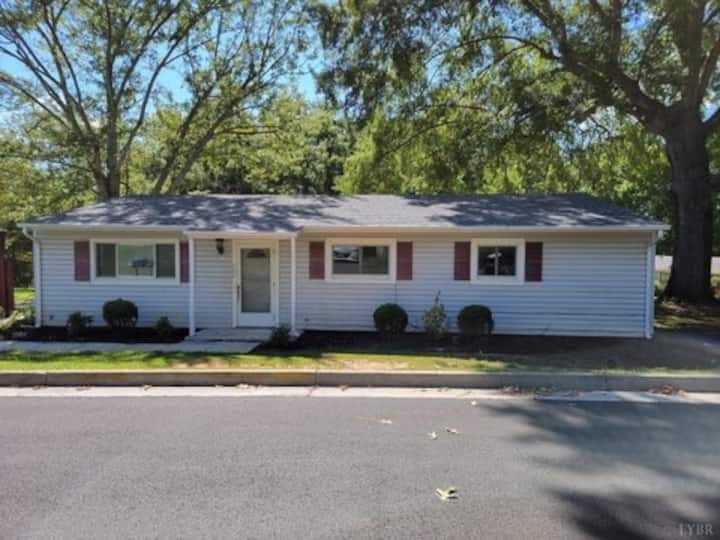 Comfortable And Convenient - Bedford, VA